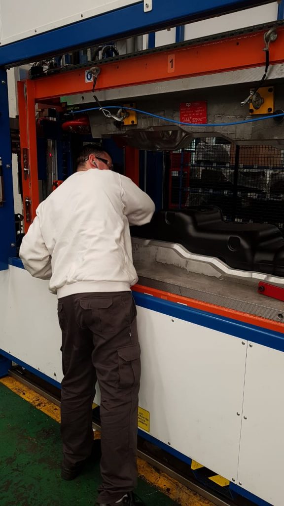 Visita a la Fábrica Plastic Omnium Auto Inergy | UOM Seccional Vicente ...